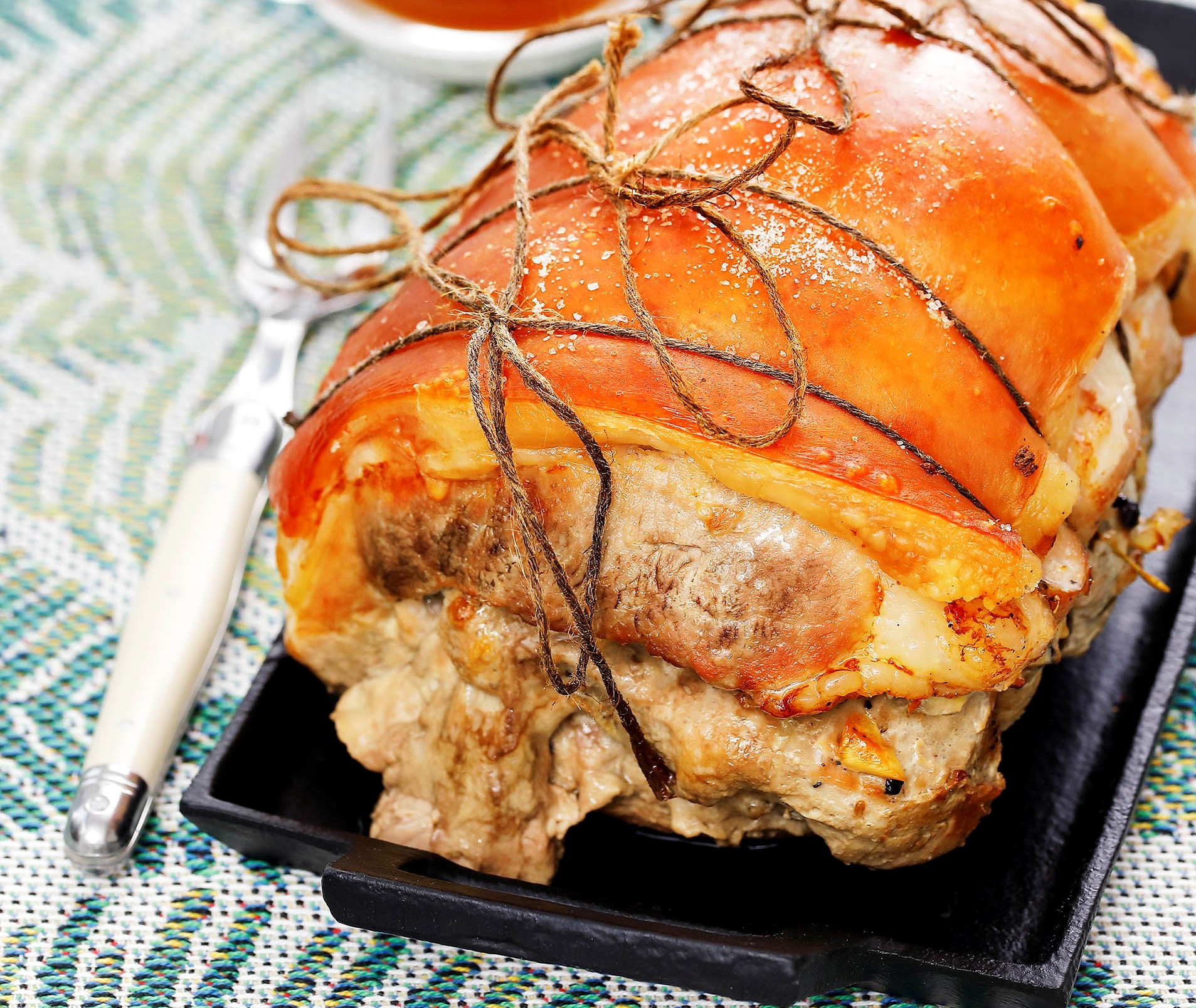 Aeglaselt röstitud seapraad apteegitilliseemnetega | kodus.ee